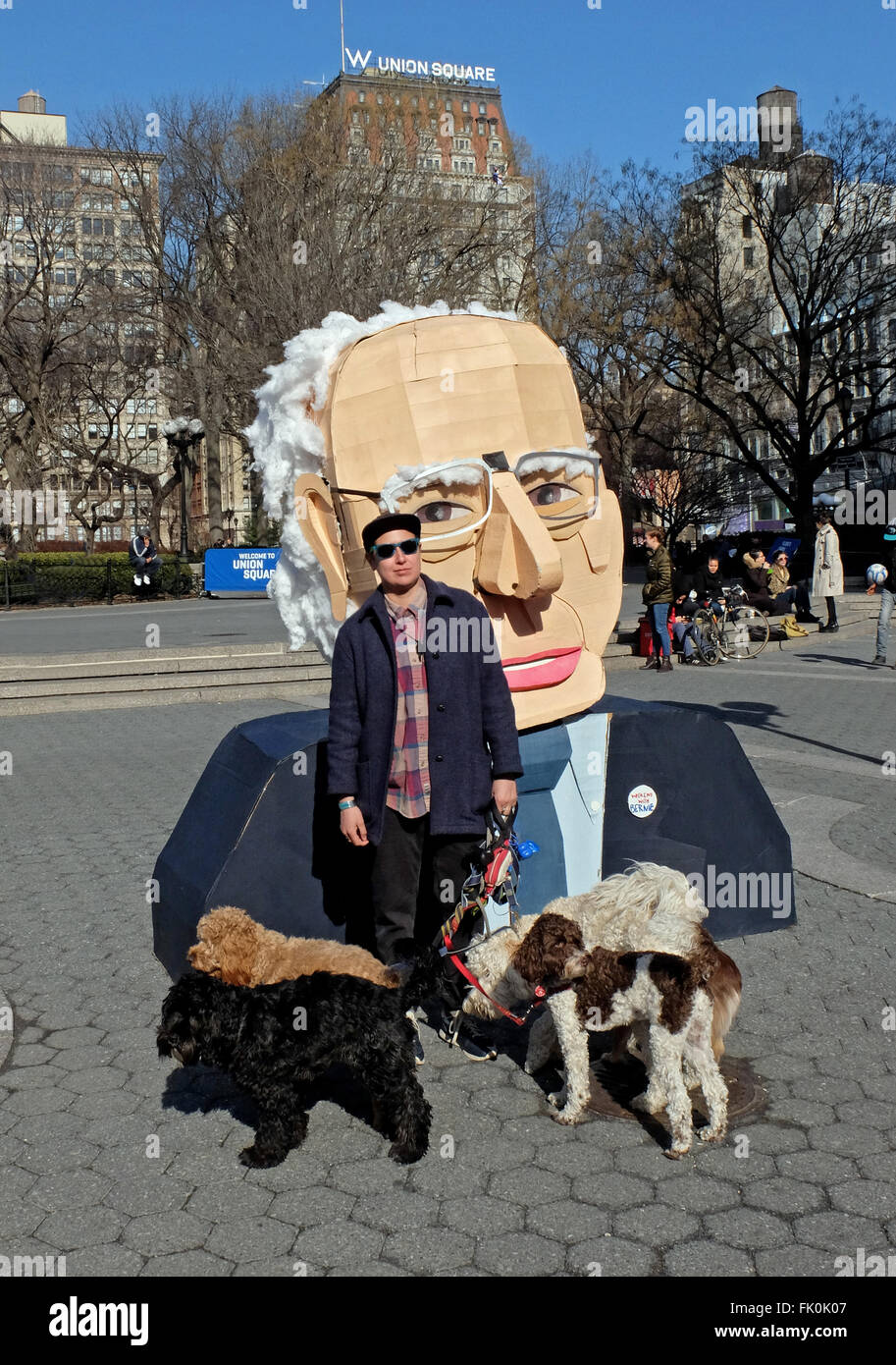 Cardboard sculpture hi-res stock photography and images - Alamy