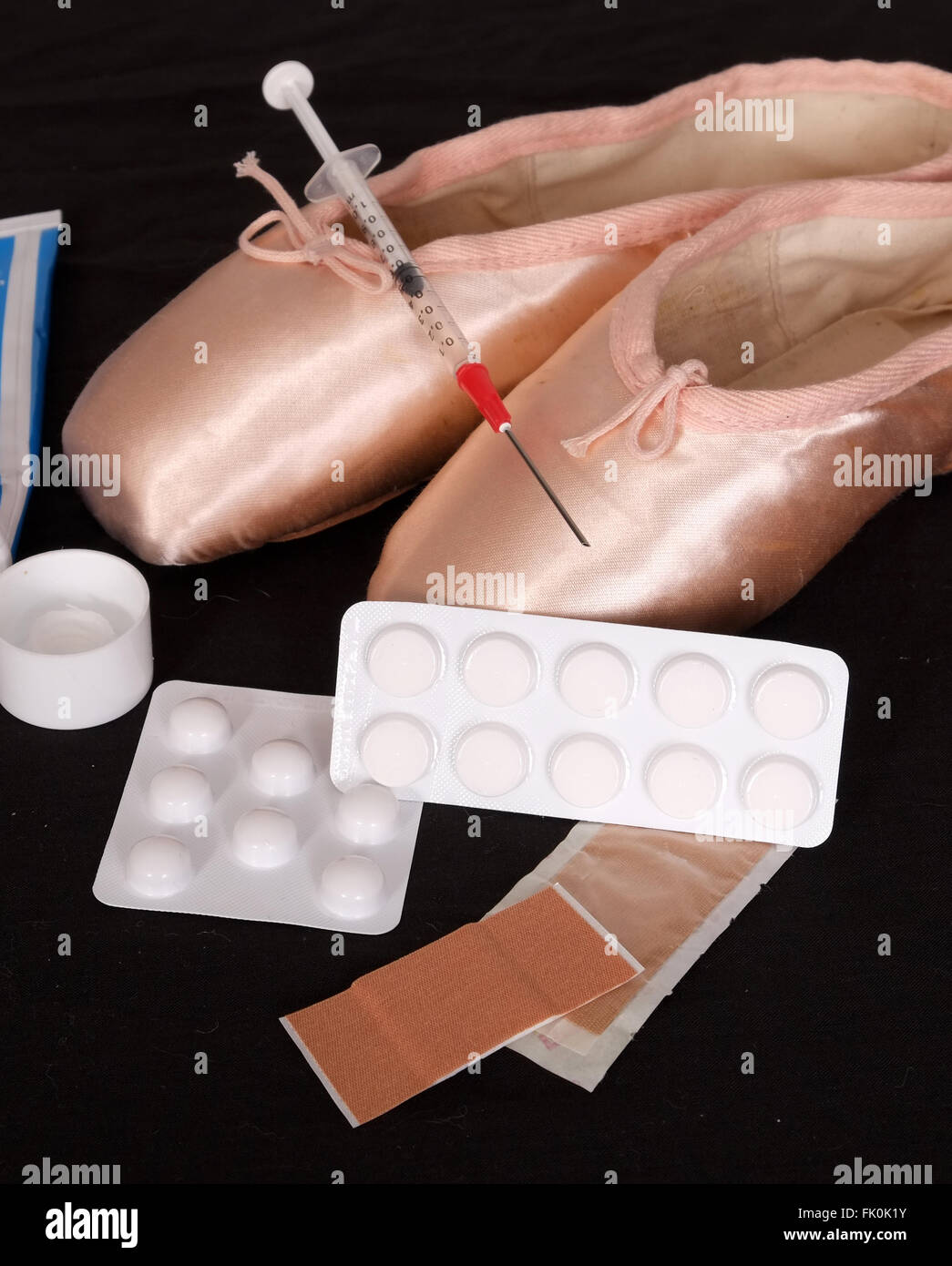 Ballerina in pain hi-res stock photography and images - Alamy