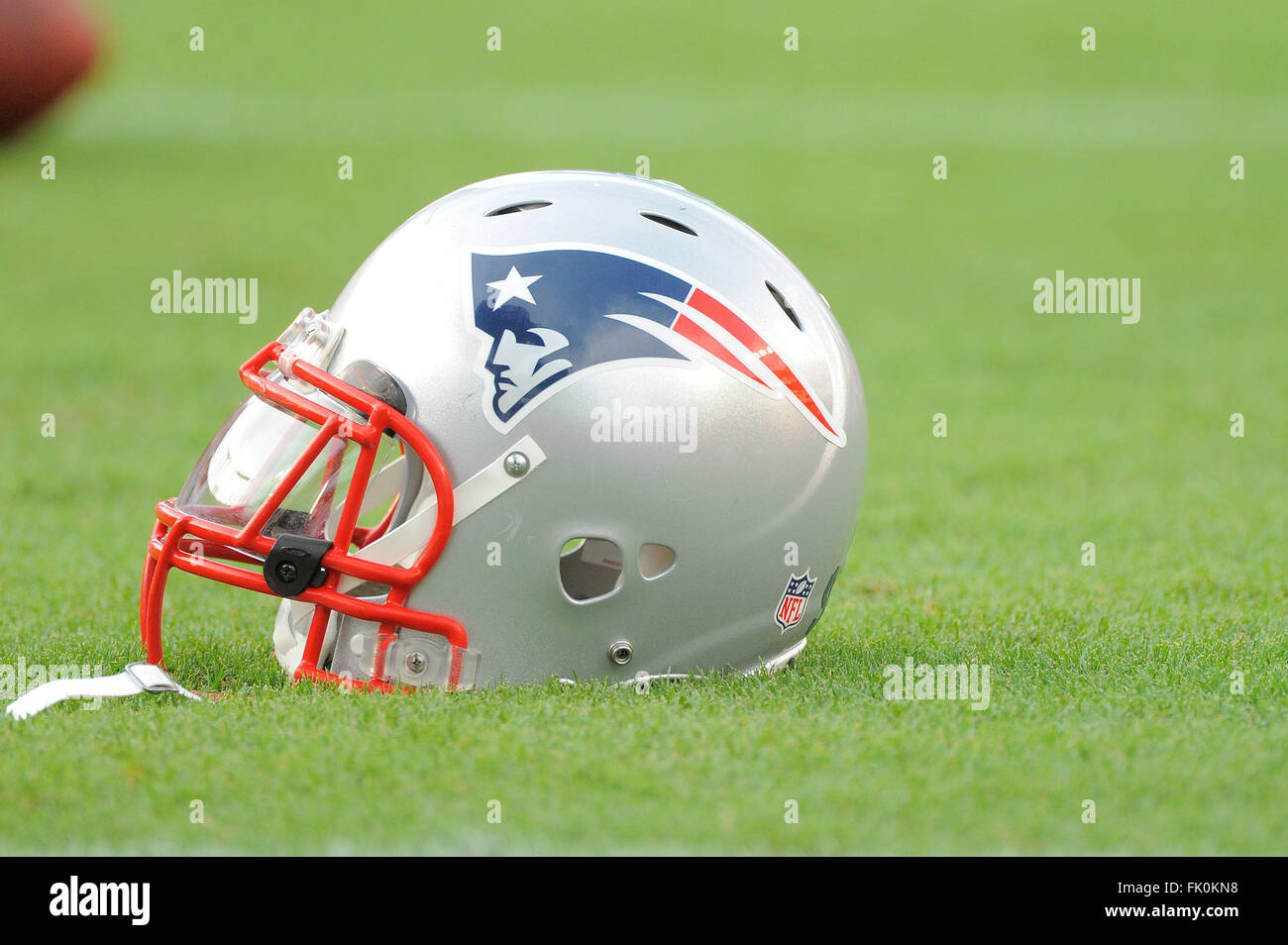 New england patriots helmet hi-res stock photography and images - Alamy