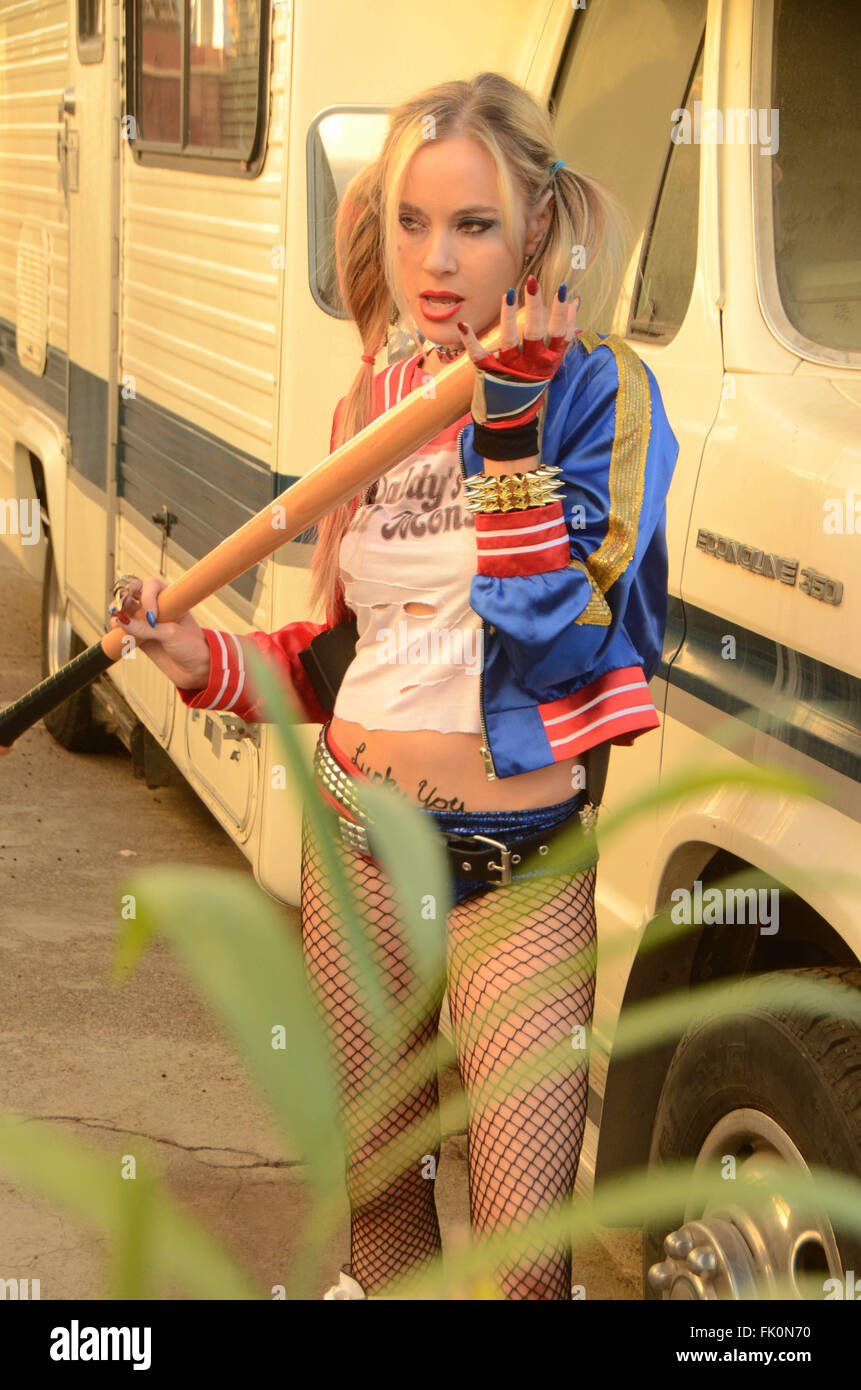 Paula Labaredas as Harley Quinn from Suicide Squad behind the scenes of ...