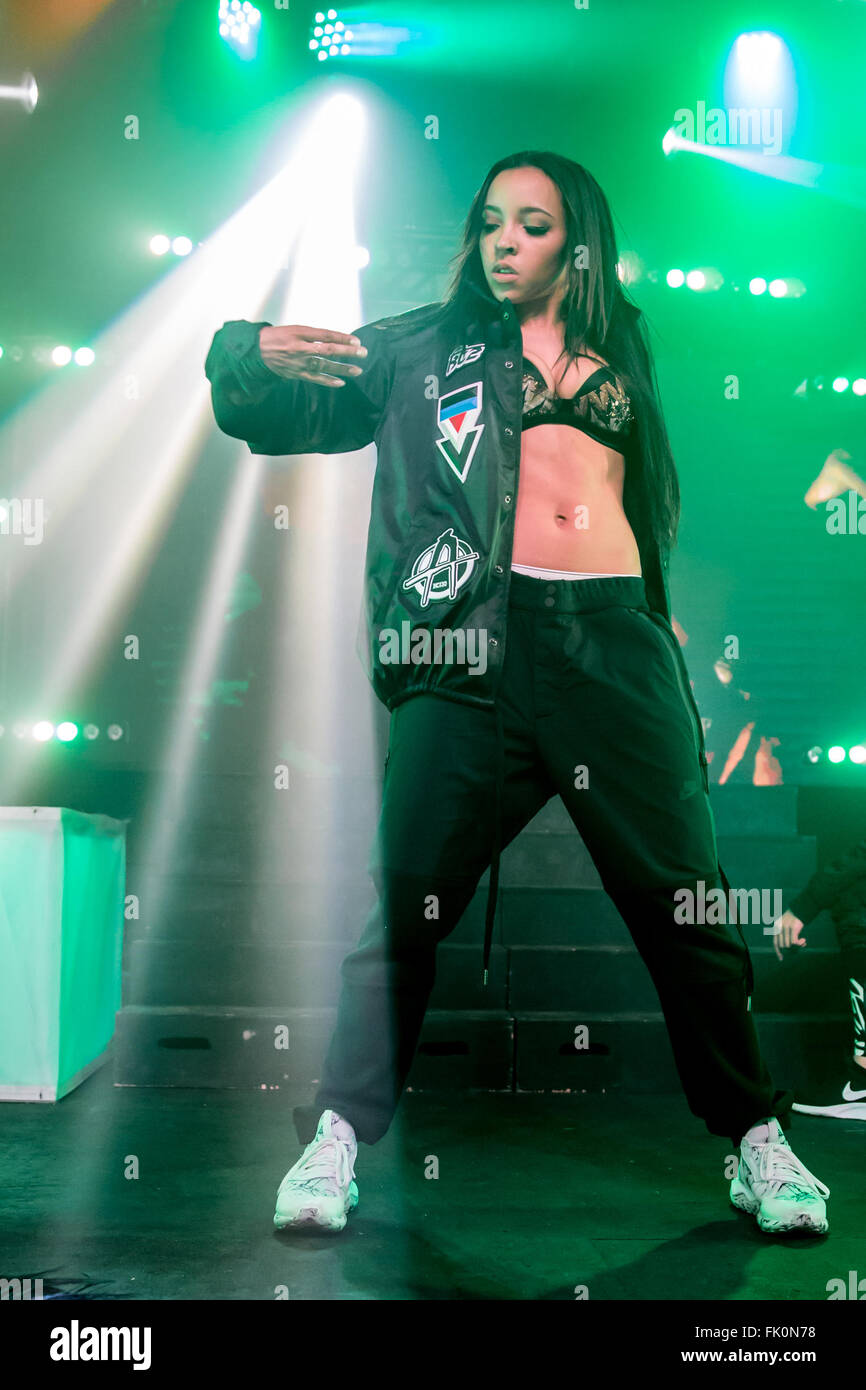Detroit, Michigan, USA. 3rd Mar, 2016. TINASHE performing on her ...