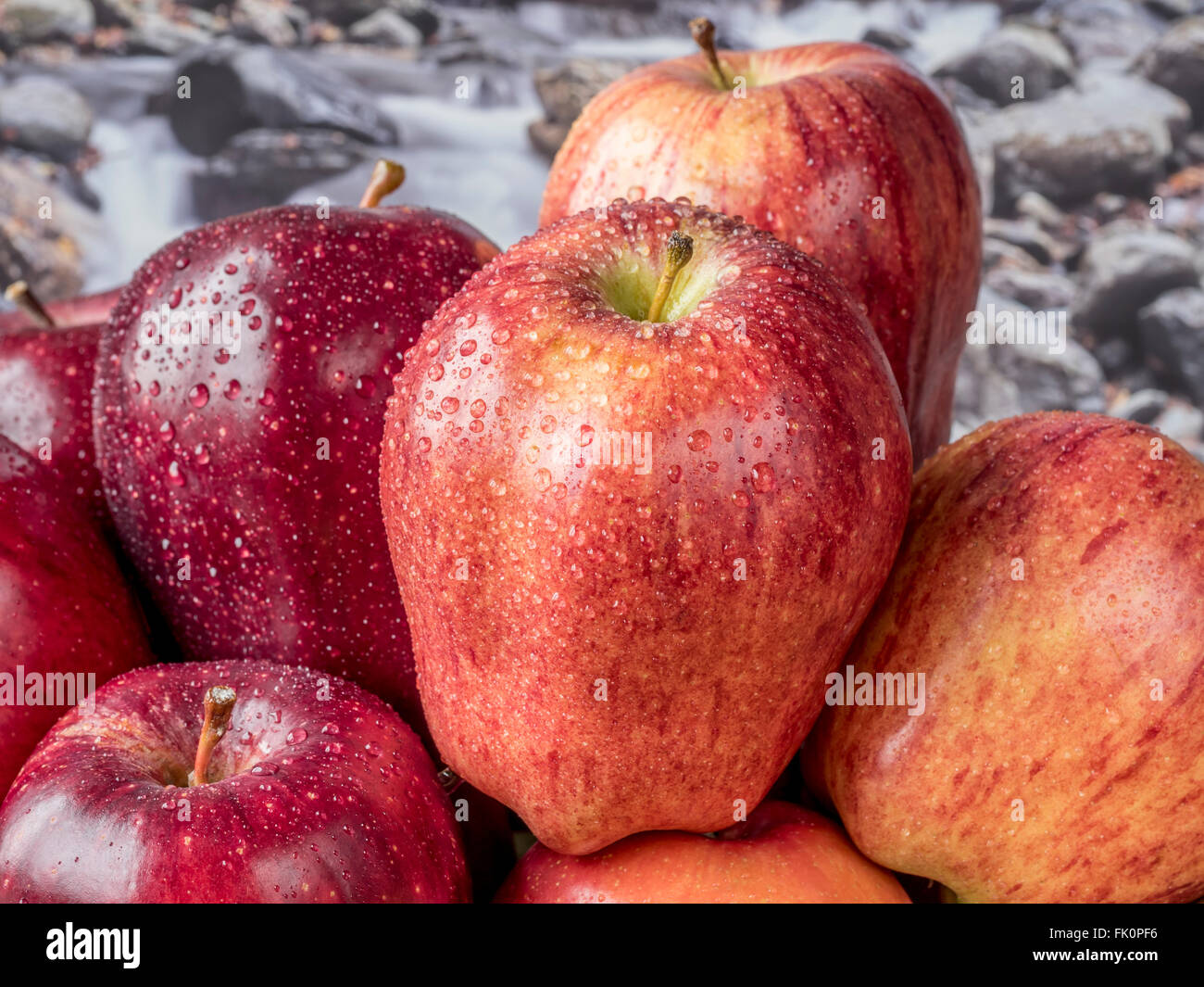 Red delicious apples hi-res stock photography and images - Alamy