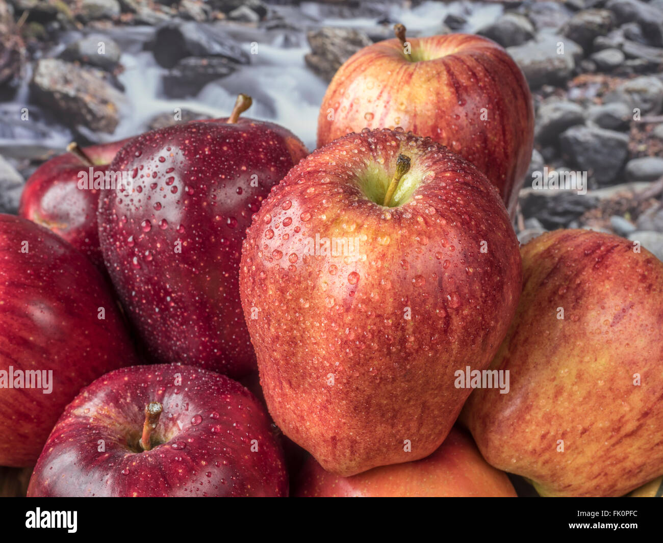 pile of red delicious apples with water drops Stock Photo - Alamy