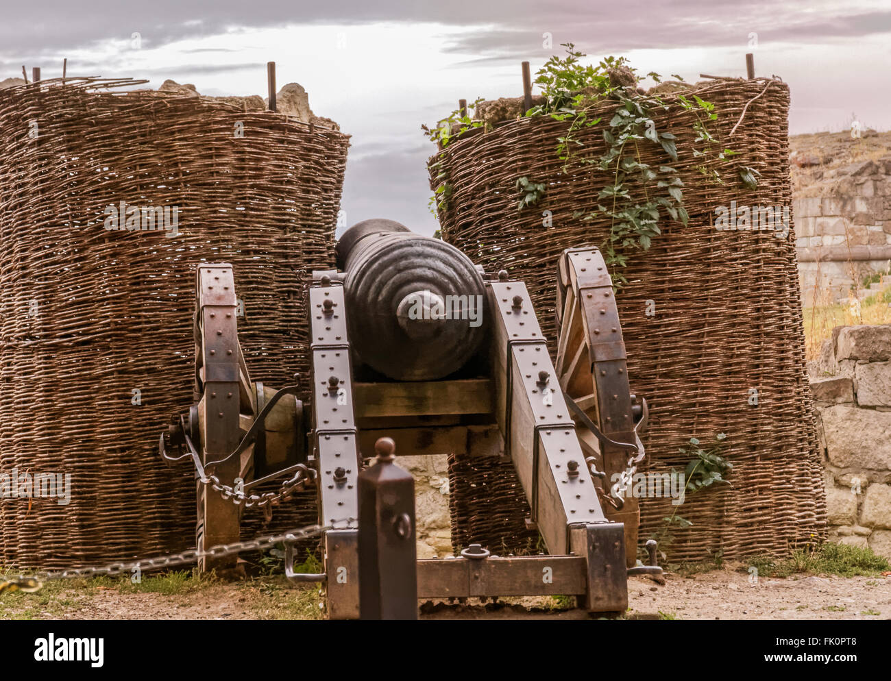 Medieval siege cannon hi-res stock photography and images - Alamy