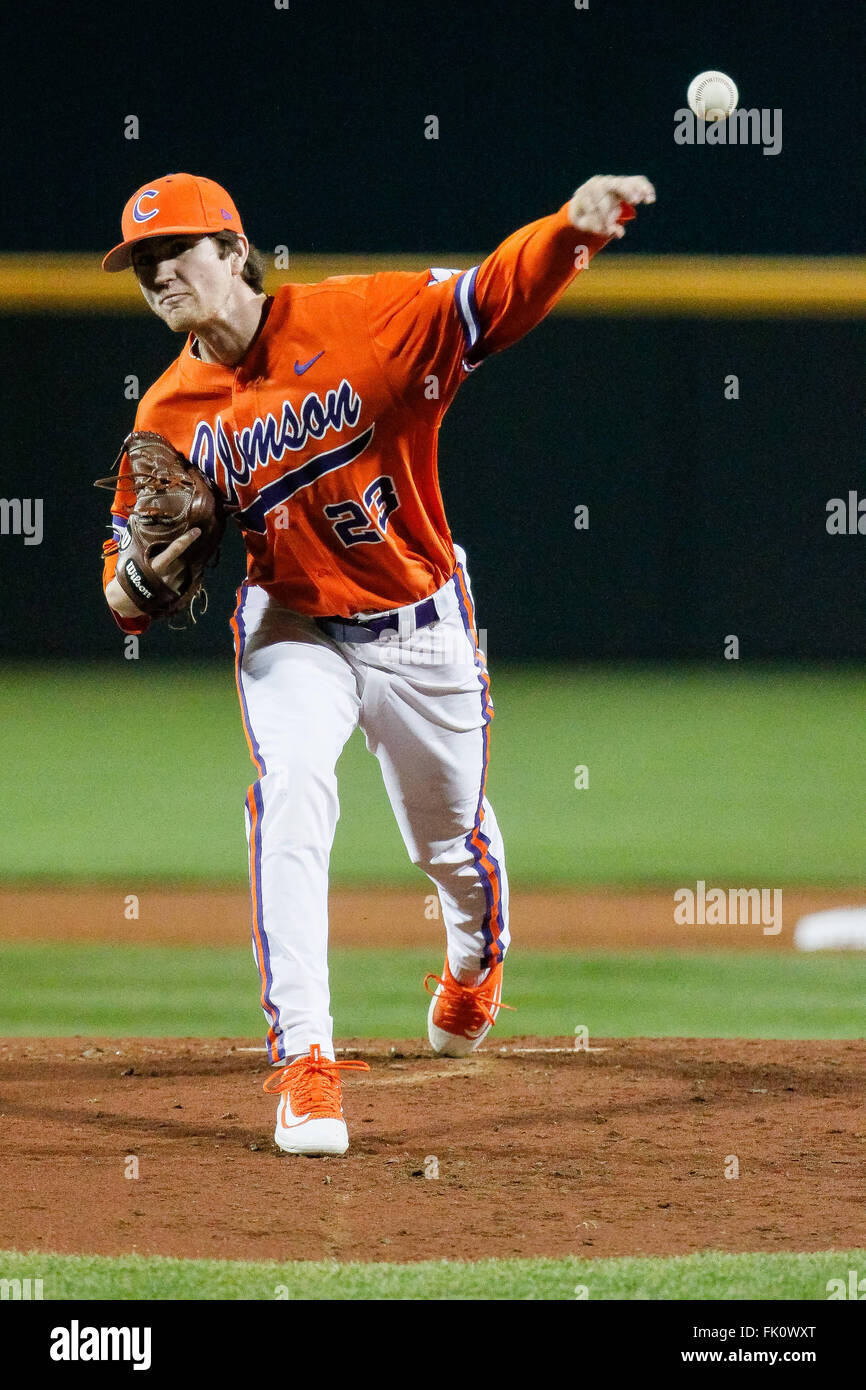 Columbia university baseball hi-res stock photography and images - Alamy