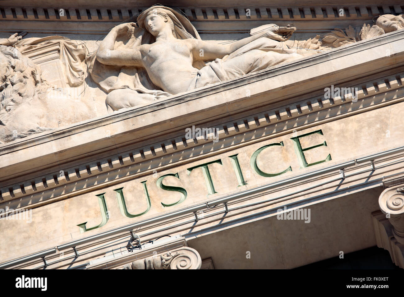 Justice sign on a Courtroom Building Stock Photo - Alamy