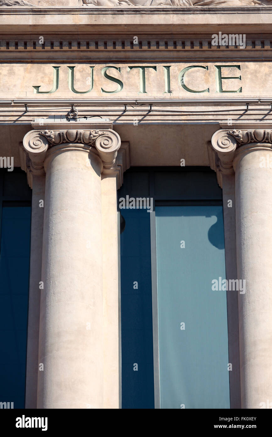 Justice sign on a Courtroom Building Stock Photo - Alamy
