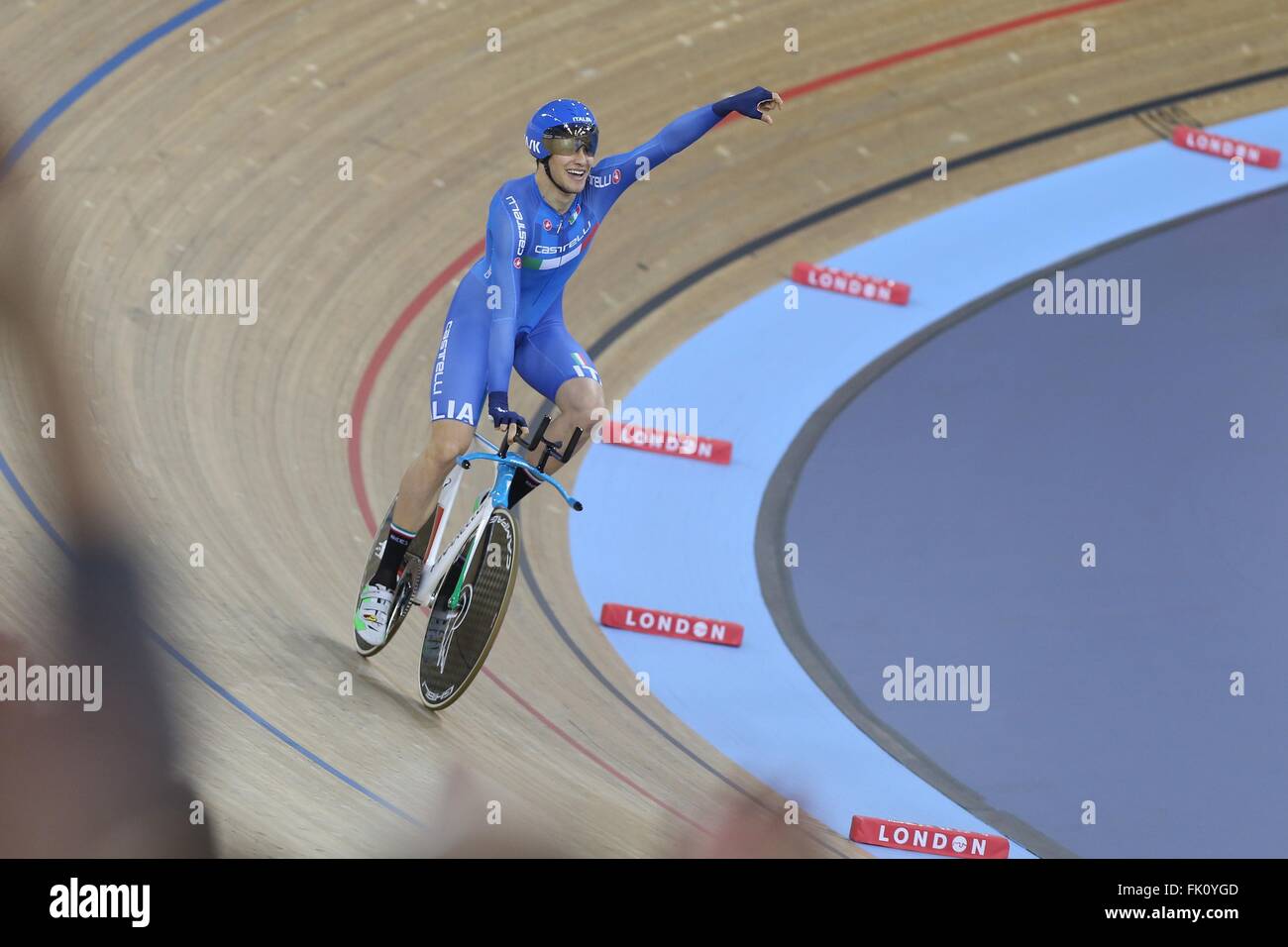 Lee valley Velo Centre, London, UK. 4th March, 2016. UCI Track Cycling ...