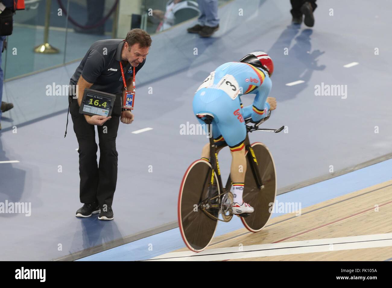 Lee valley Velo Centre, London, UK. 4th March, 2016. UCI Track Cycling ...