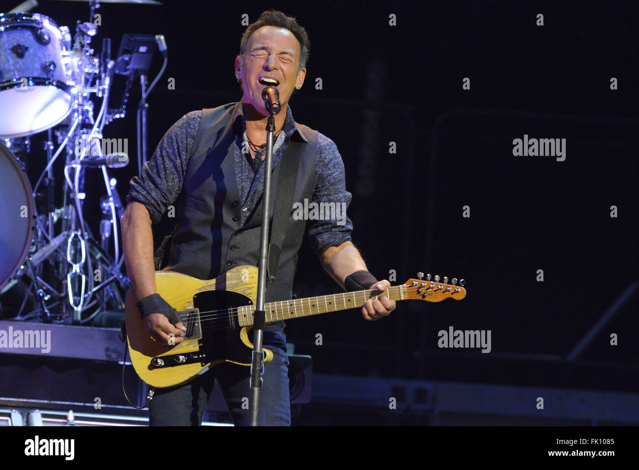 Bruce Springsteen and the E Street Band perform at the Air Canada ...