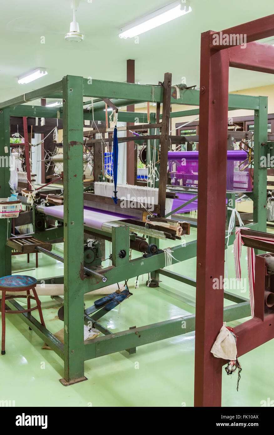 Loom machine hi-res stock photography and images - Alamy