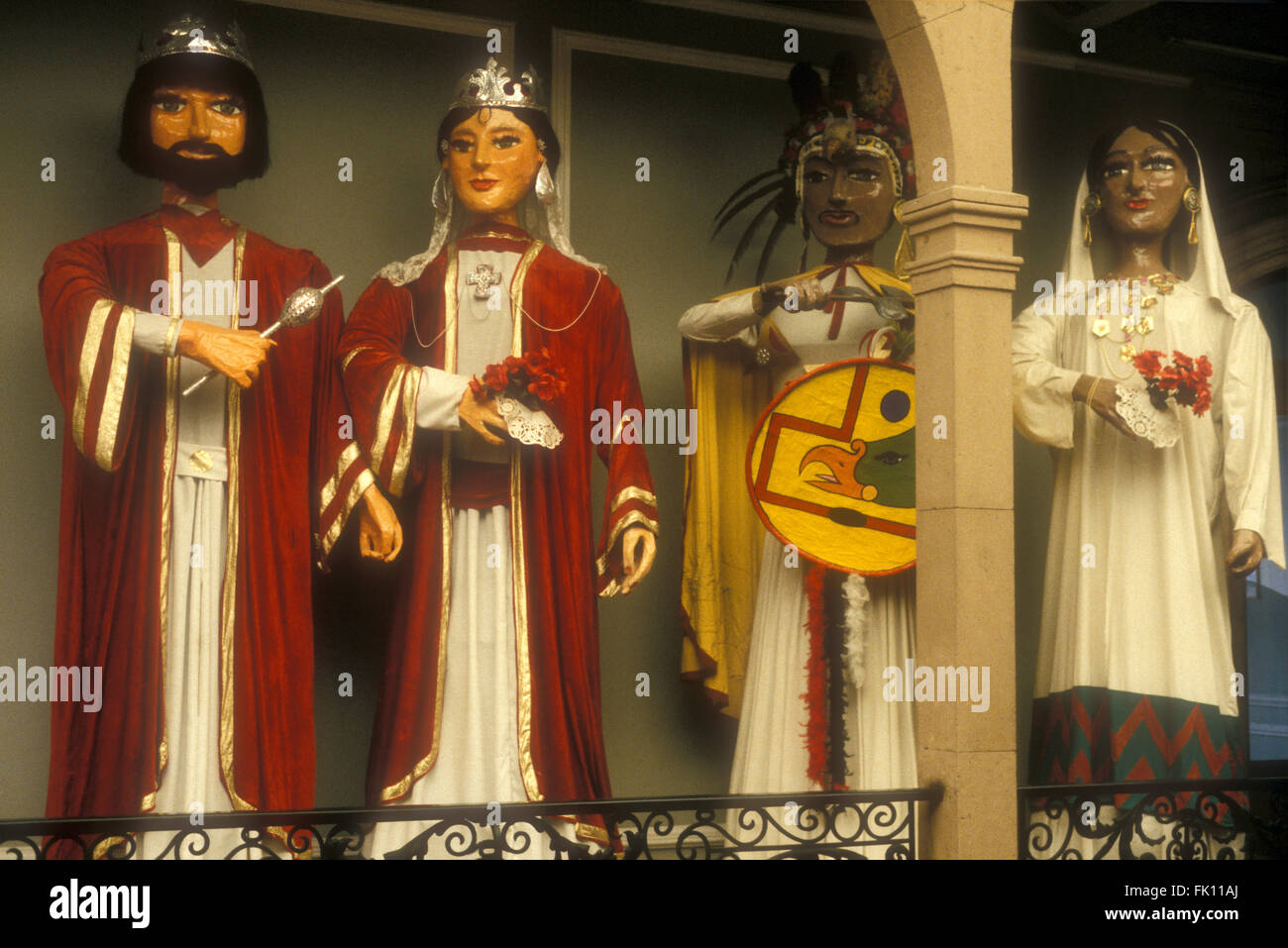 Giant papier mache figures hi-res stock photography and images - Alamy