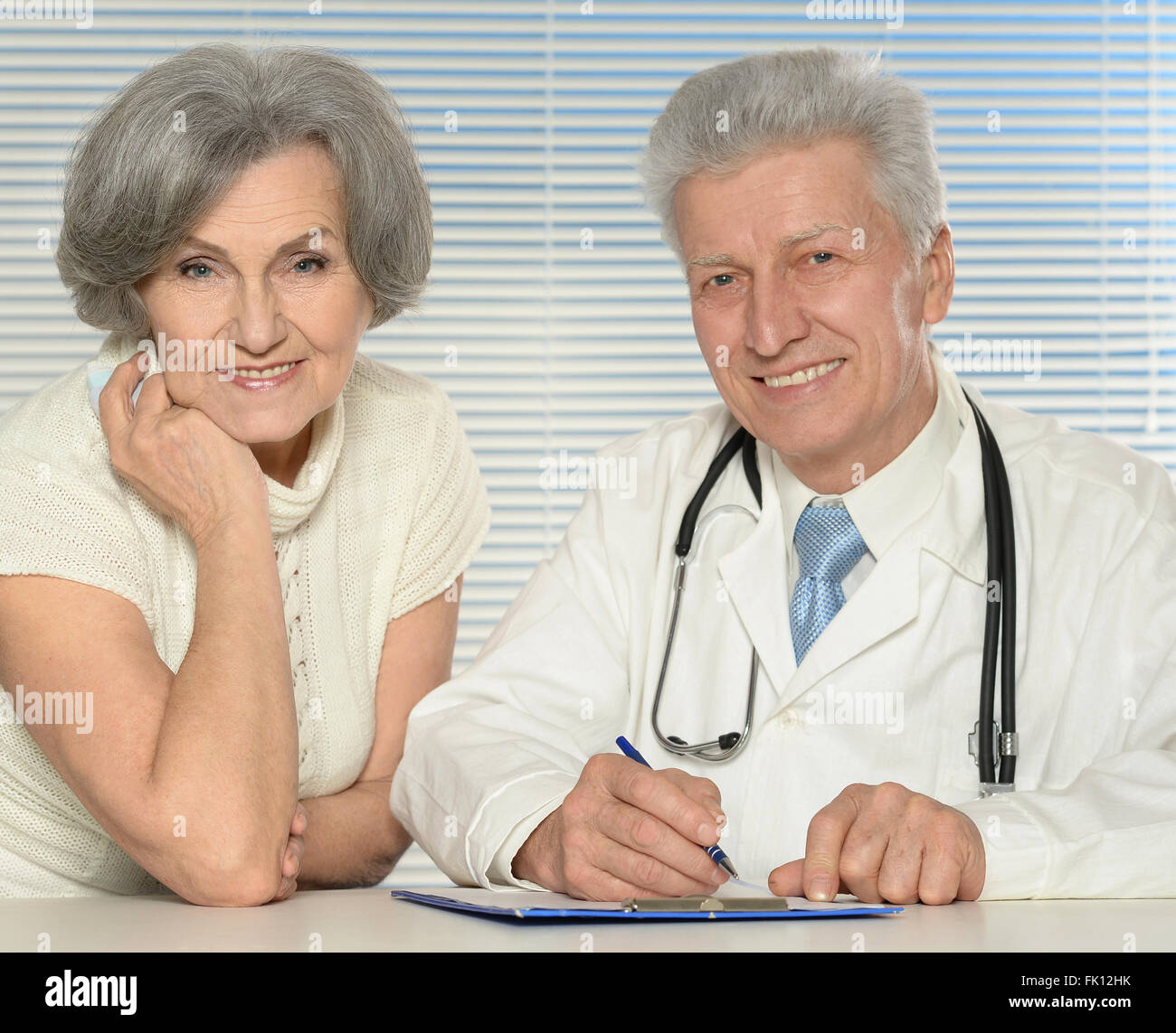 woman visiting doctor Stock Photo - Alamy