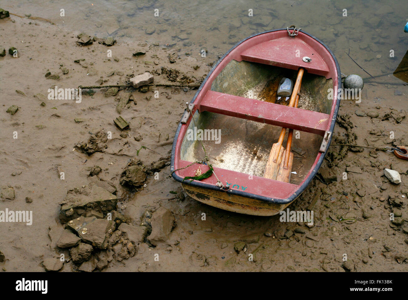 Small wooden boat tree hi-res stock photography and images - Alamy