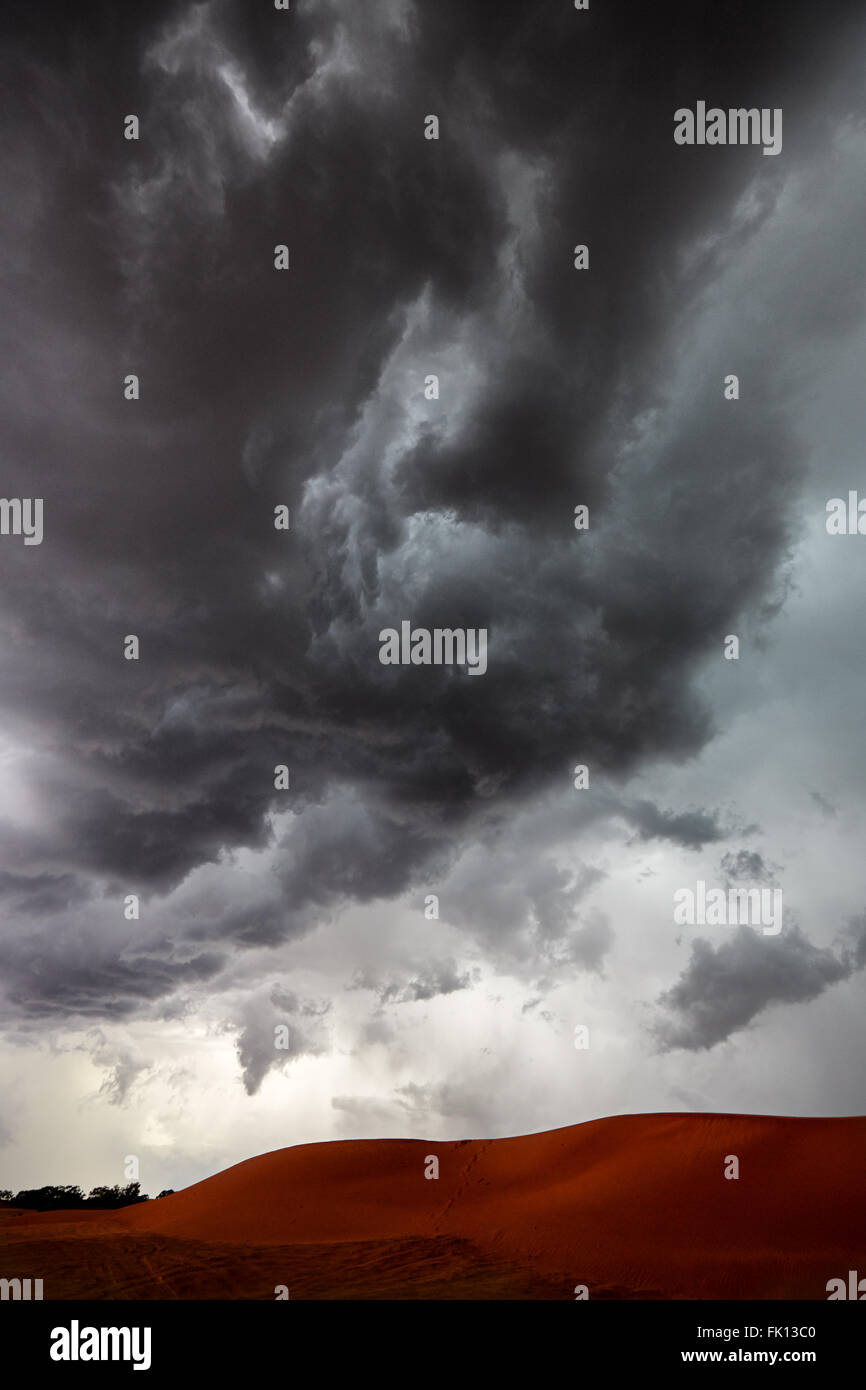 Australian outback red sand hi-res stock photography and images - Alamy