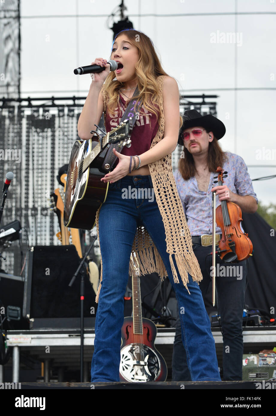 31st annual Kiss 99.9 Chili Cook Off at CB Smith Park Featuring: Maddie ...