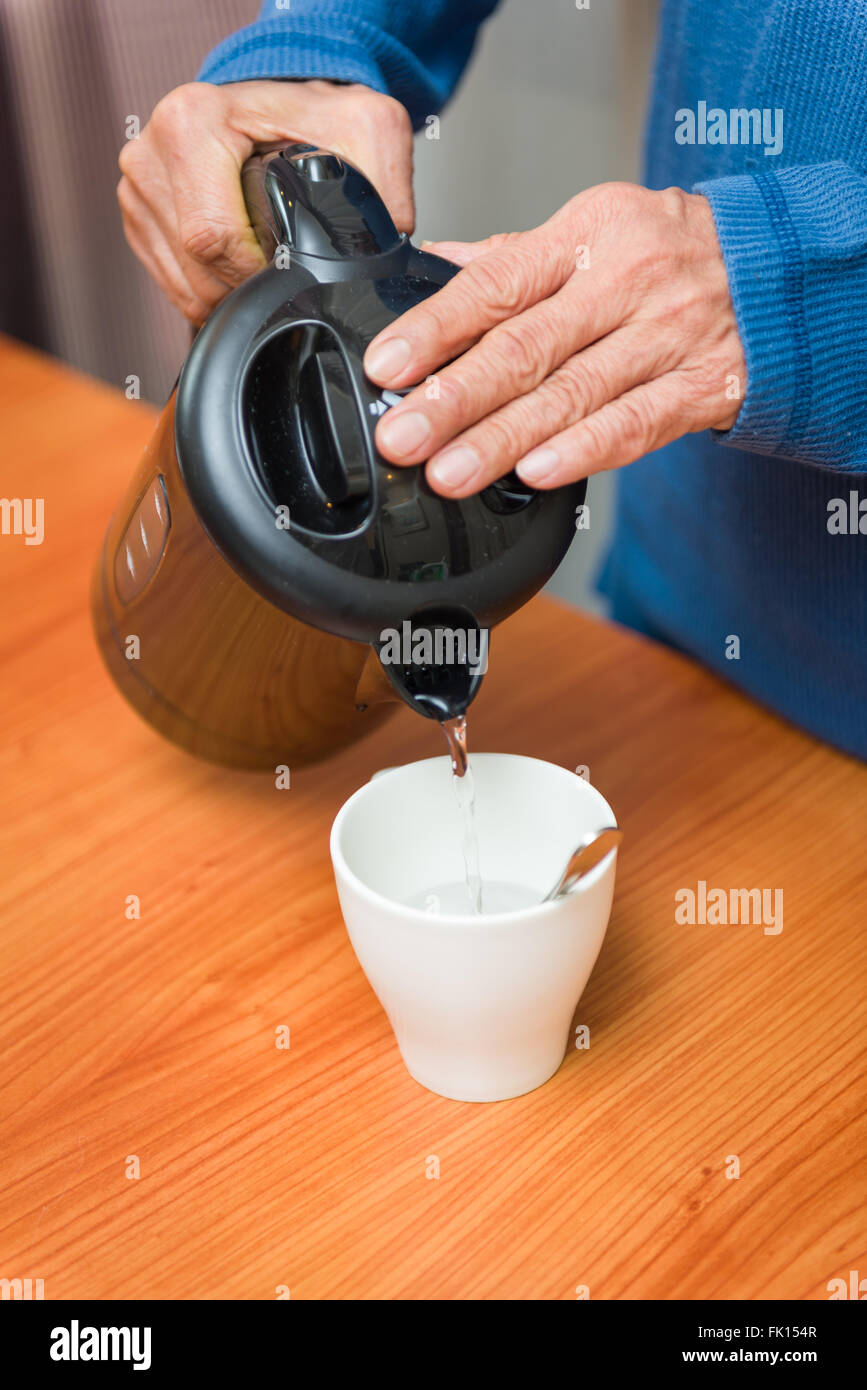 Boiling flask hi-res stock photography and images - Alamy