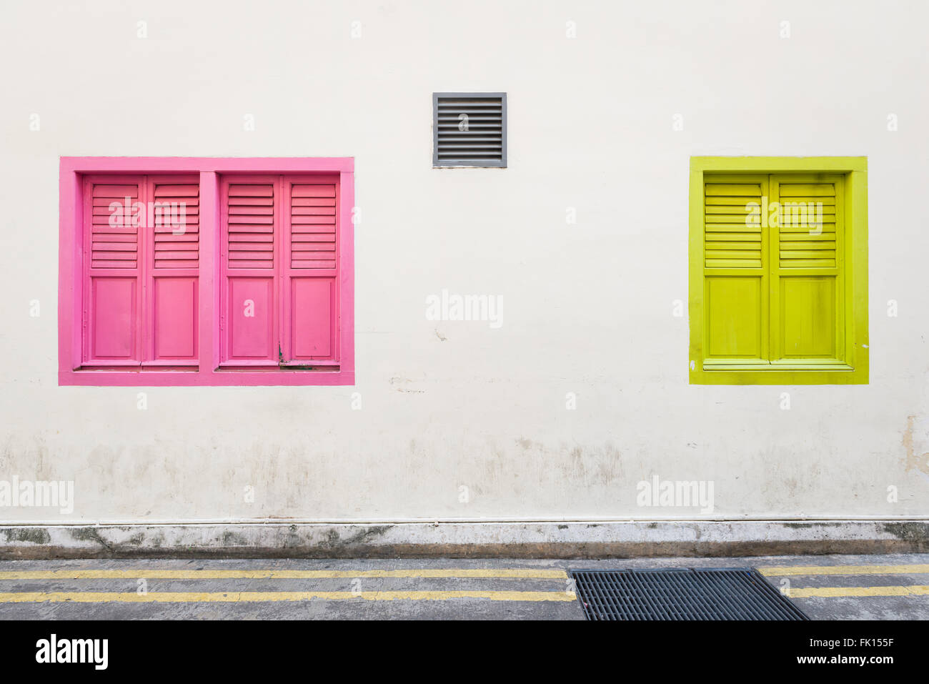 Looking windows hi-res stock photography and images - Alamy