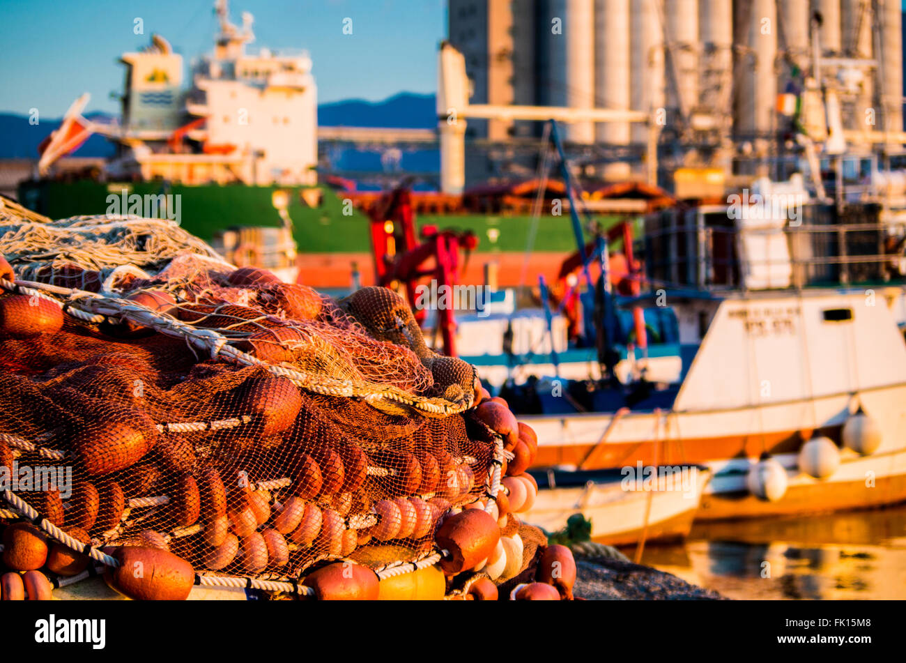 Fishing net boat hi-res stock photography and images - Alamy