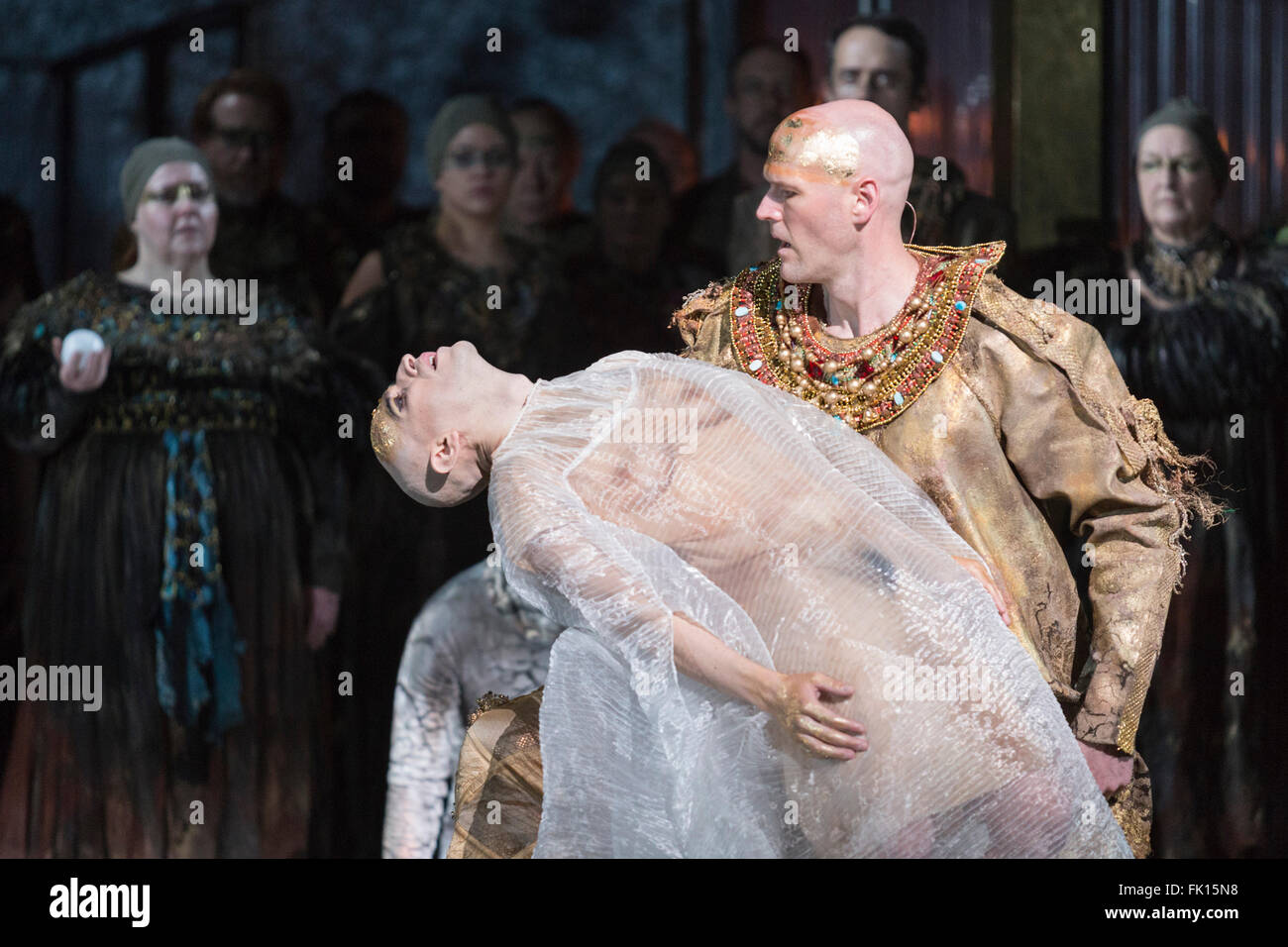 Anthony roth costanzo hi-res stock photography and images - Alamy