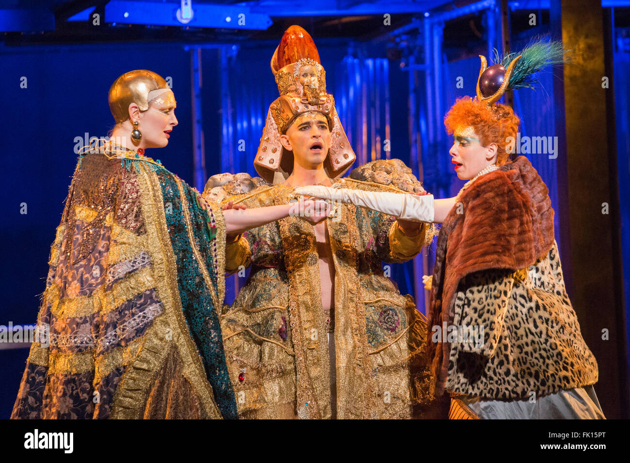 Anthony roth costanzo hi-res stock photography and images - Alamy