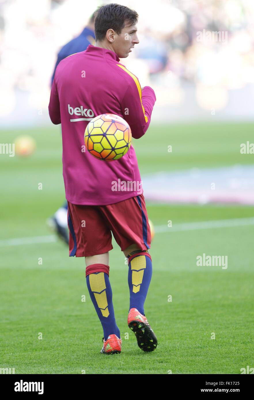 Lionel Messi in action during the La Liga match FC Barcelona - Atlético ...