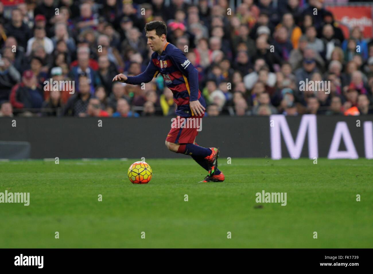 Lionel Messi in action during the La Liga match FC Barcelona - Atlético ...