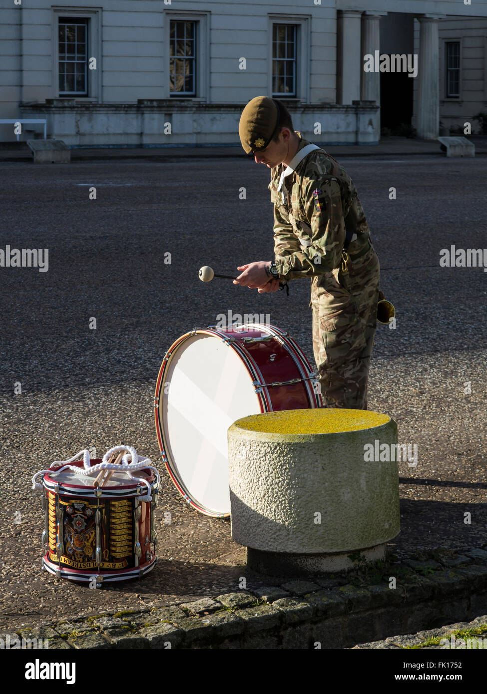 Irish guards drum major hi-res stock photography and images - Alamy