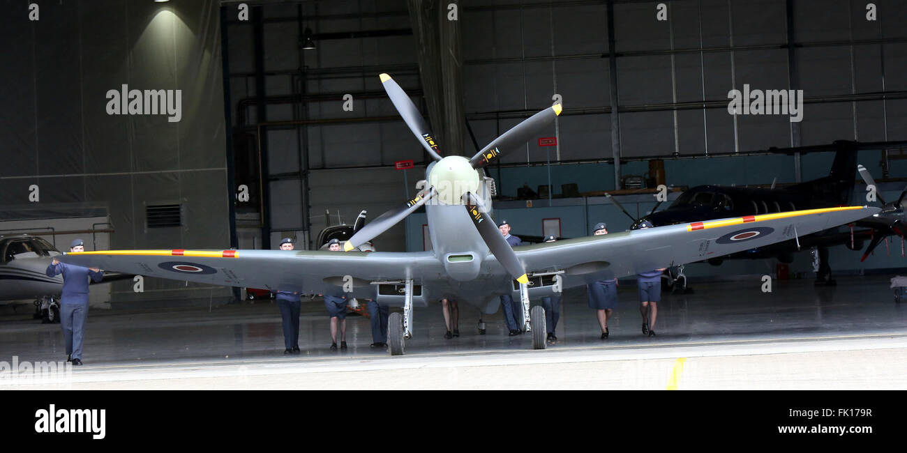 Supermarine spitfire k5054 hi-res stock photography and images - Alamy