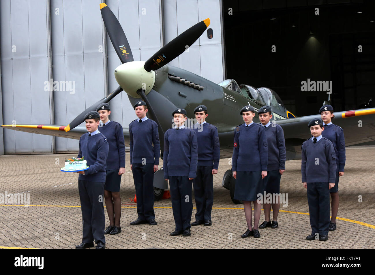 Supermarine spitfire factory hi-res stock photography and images - Alamy