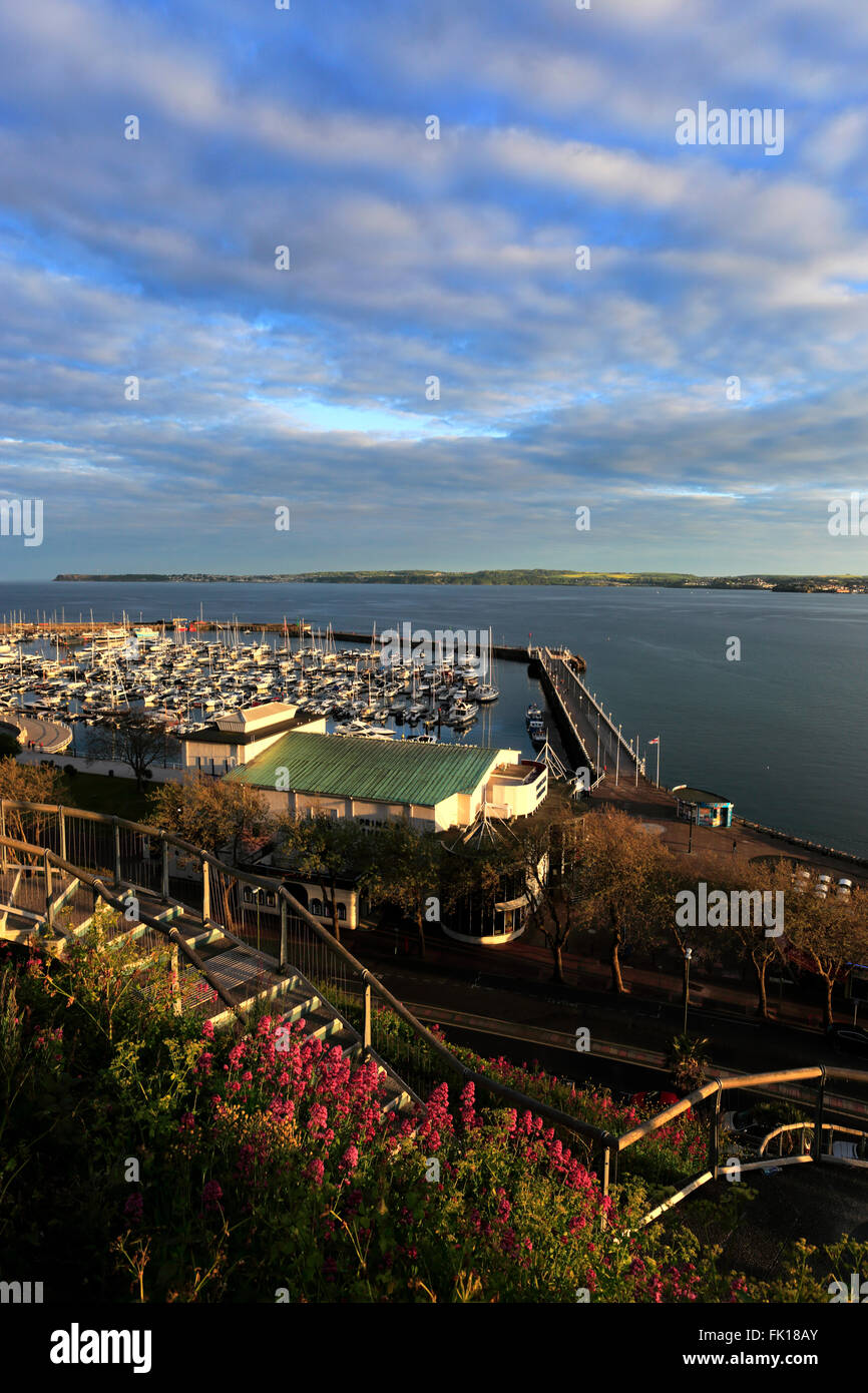 Sunset over the Royal Terrace Gardens, Torquay town, Torbay, English ...