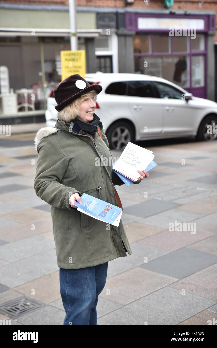 Twickenham, London, UK. 5th March 2016. Leave EU and UKIP hand out ...