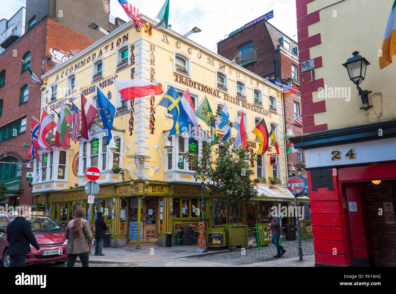 Oliver st john gogarty's bar hi-res stock photography and images - Alamy