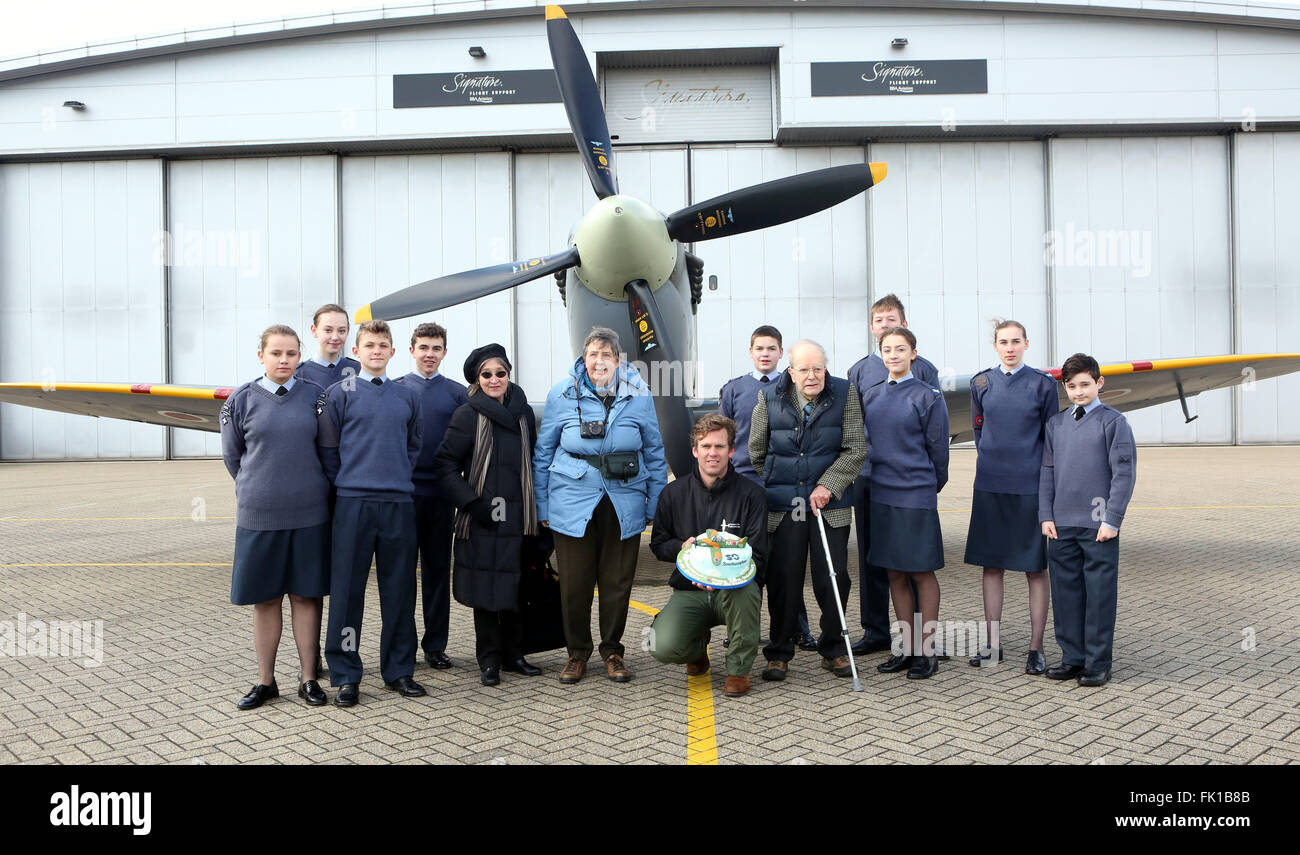 Supermarine spitfire factory hi-res stock photography and images - Alamy