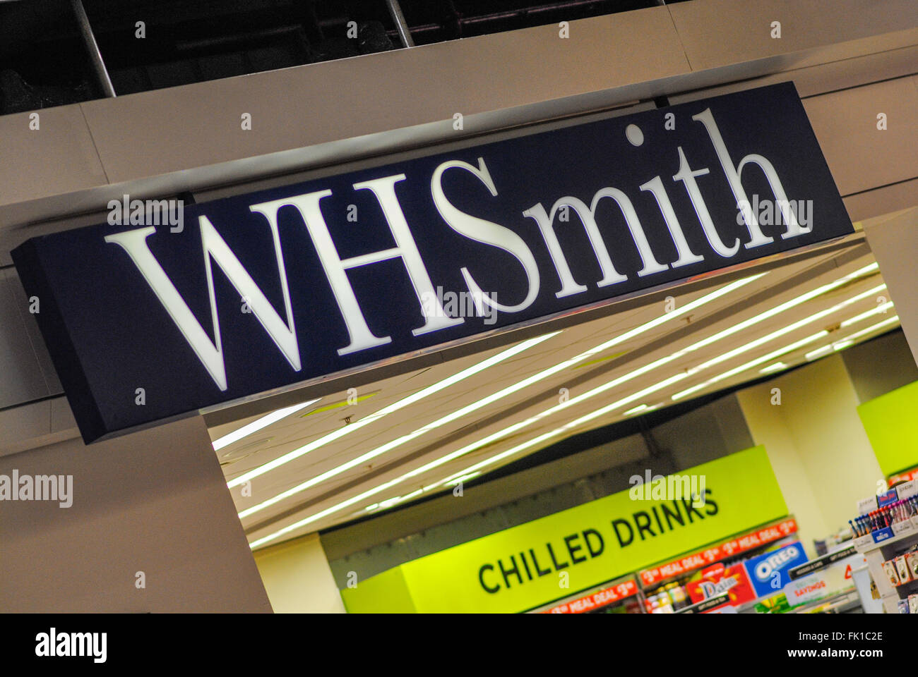 Wh smith airport hi-res stock photography and images - Alamy