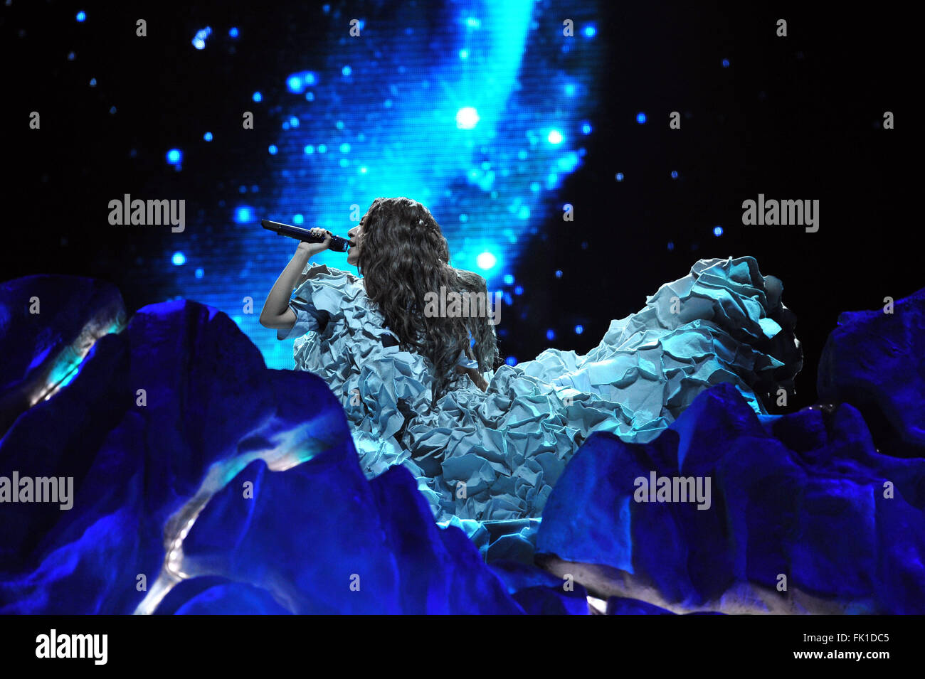 Singapore. 5th Mar, 2016. Singer Hebe Tien performs during the "IF ...