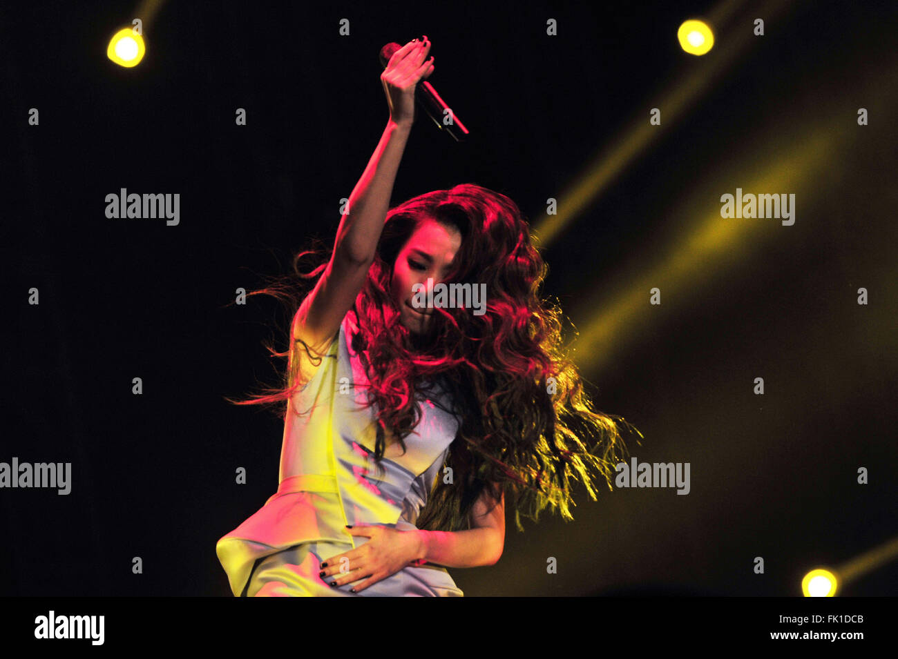 Singapore. 5th Mar, 2016. Singer Hebe Tien performs during the "IF ...