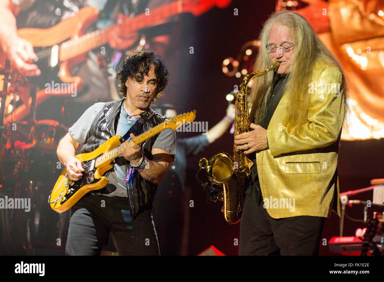 Okeechobee, Florida, USA. 4th Mar, 2016. Musican JOHN OATES (L) and ...