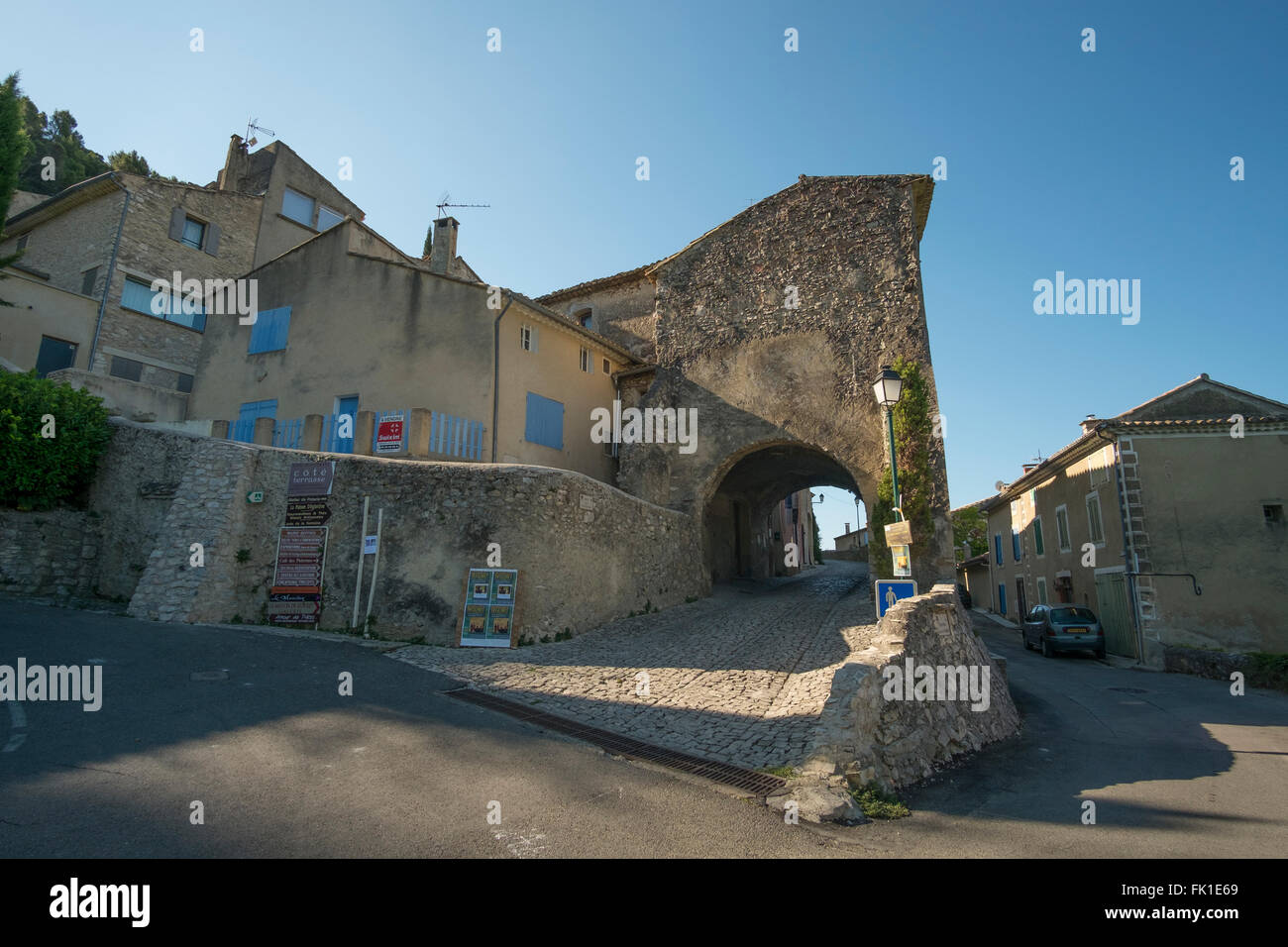 Seguret provence village vaucluse hi-res stock photography and images ...