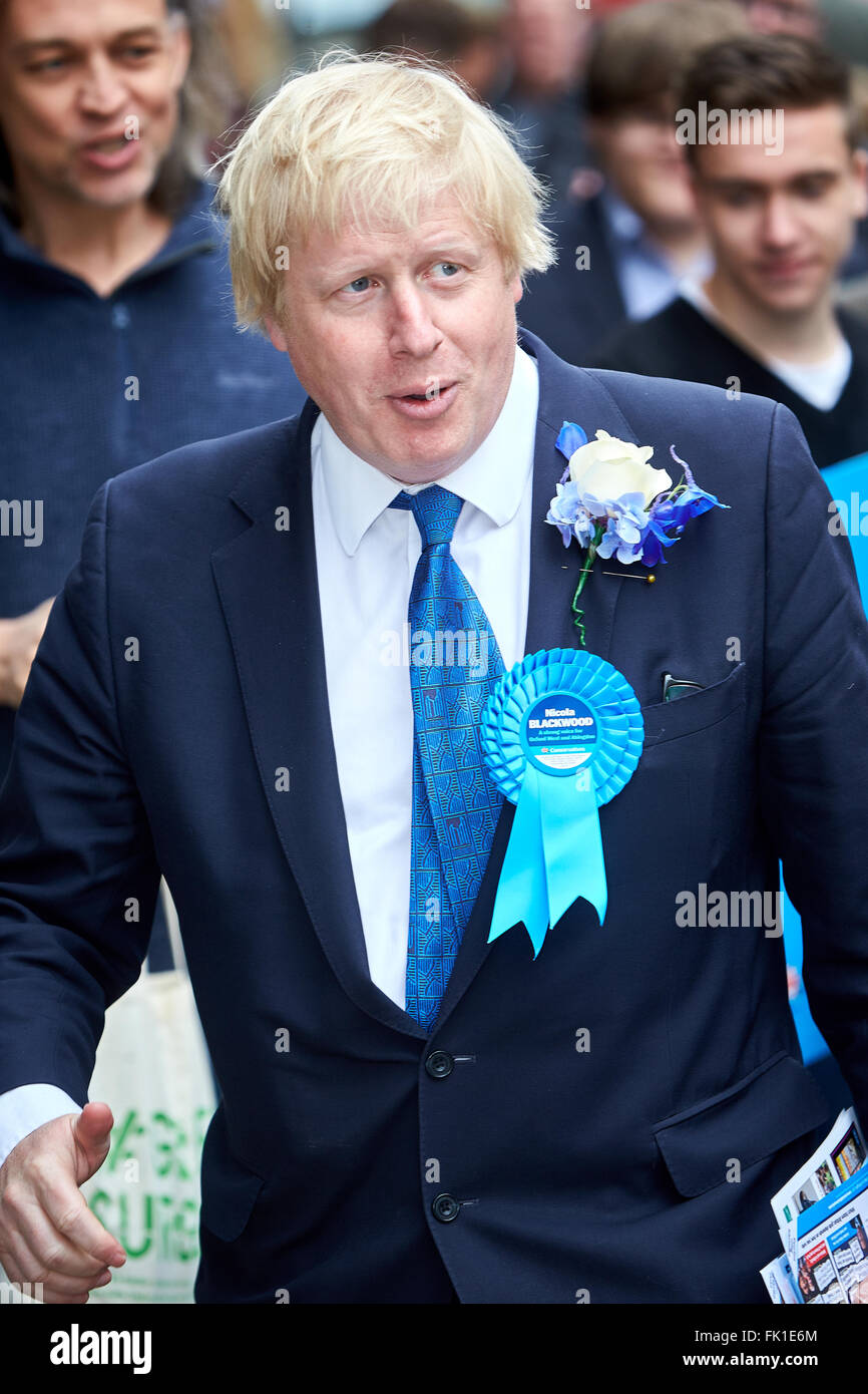 Boris Johnson campaigning in Abingdon during the 2015 general election ...
