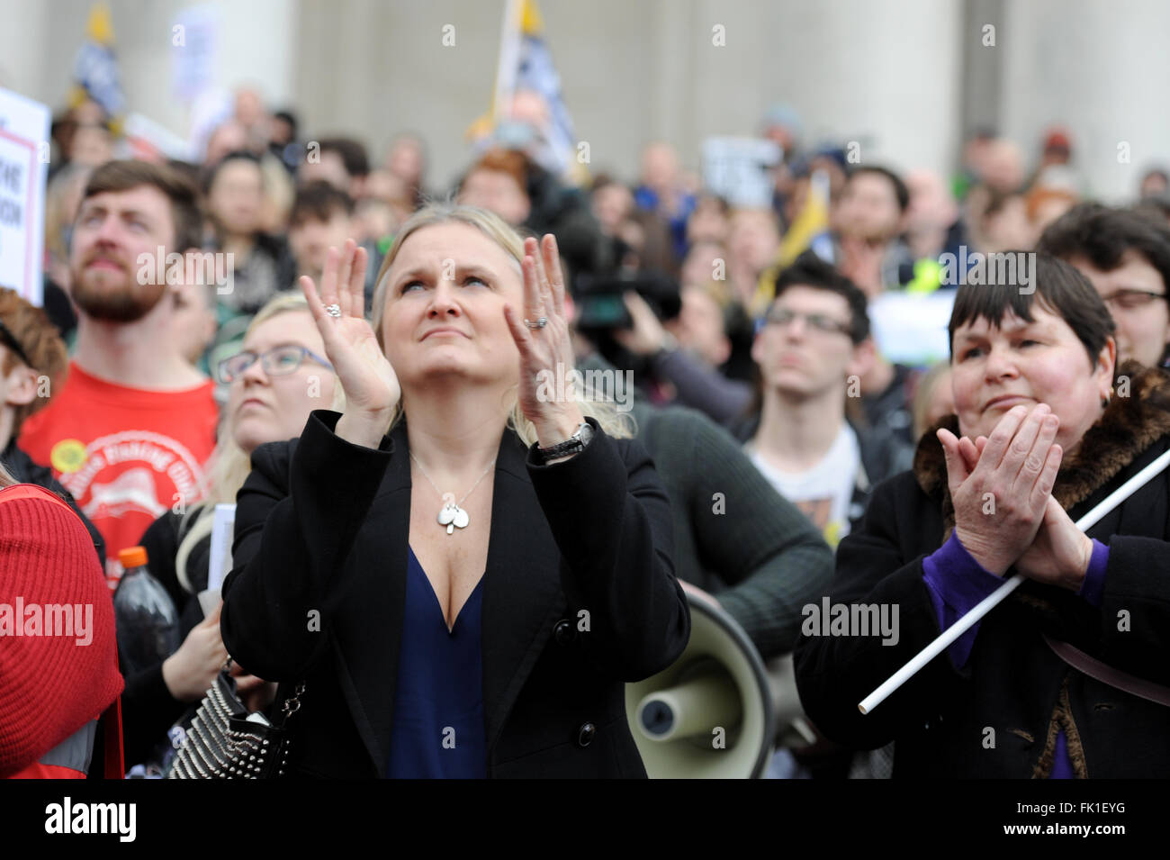 Cardiff, Wales, UK. Crowds clap Labour Leader Jeremy Corbyn MP as he ...