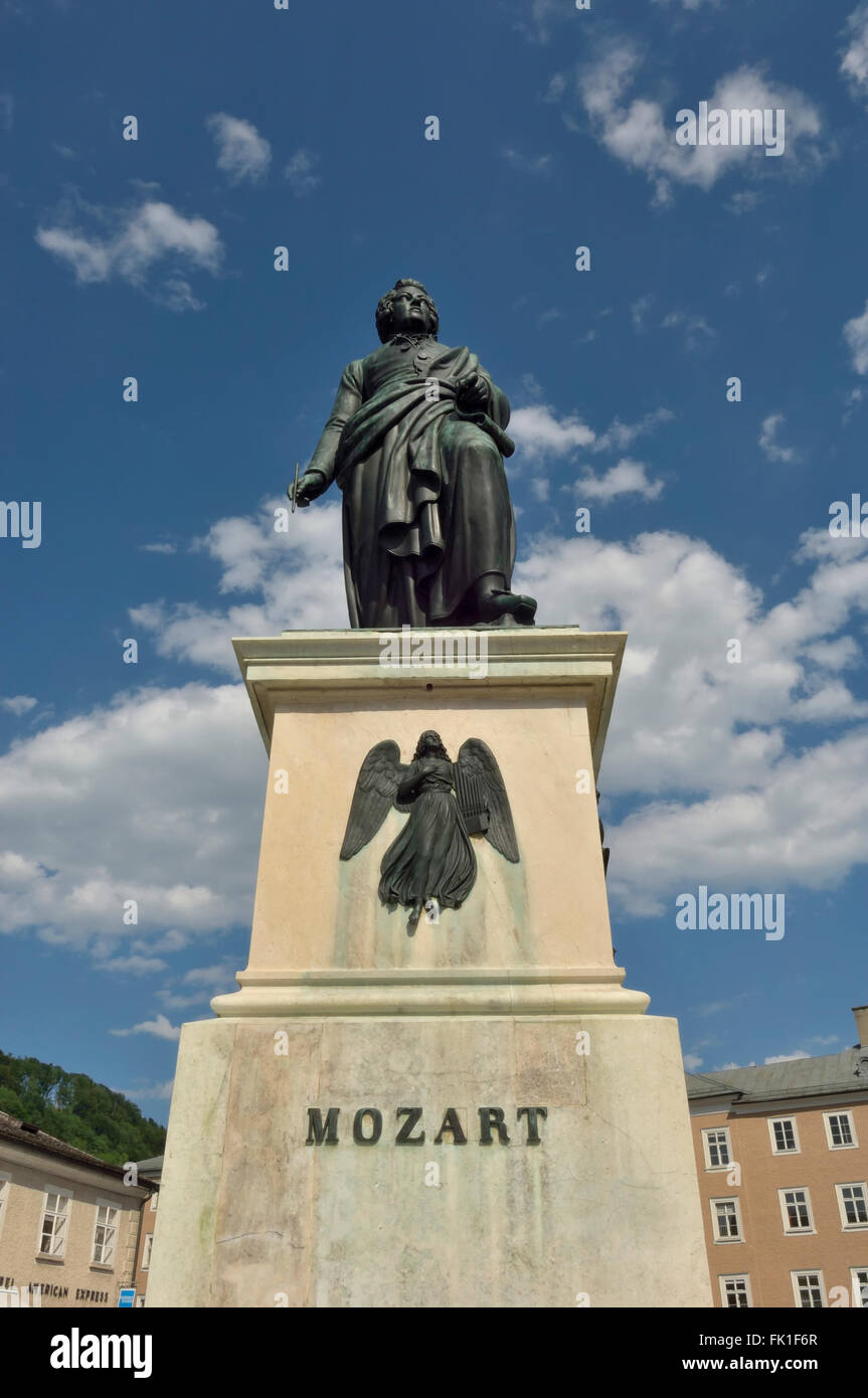 Mozart Statue. Mozartplatz. Salzburg. Austria Stock Photo - Alamy