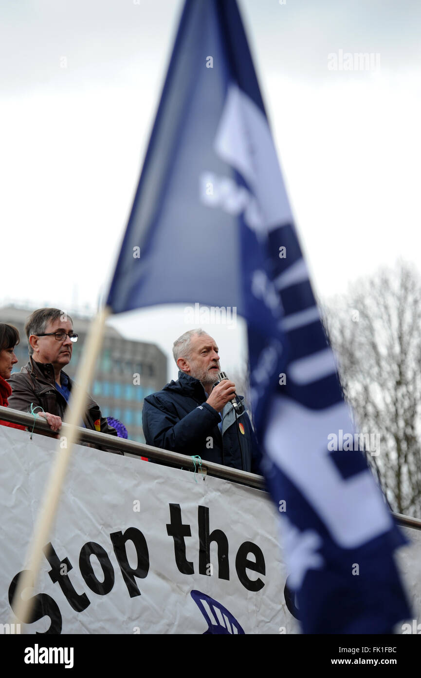Cardiff, Wales, UK. Labour Leader Jeremy Corbyn MP, addresses crowds at ...