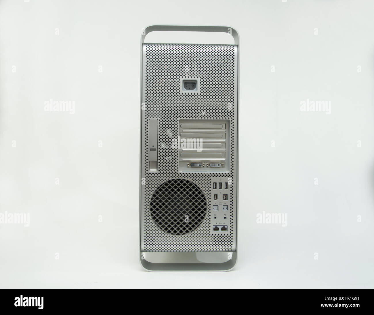 Desk top tower computer, 2007 Mac Pro Stock Photo - Alamy