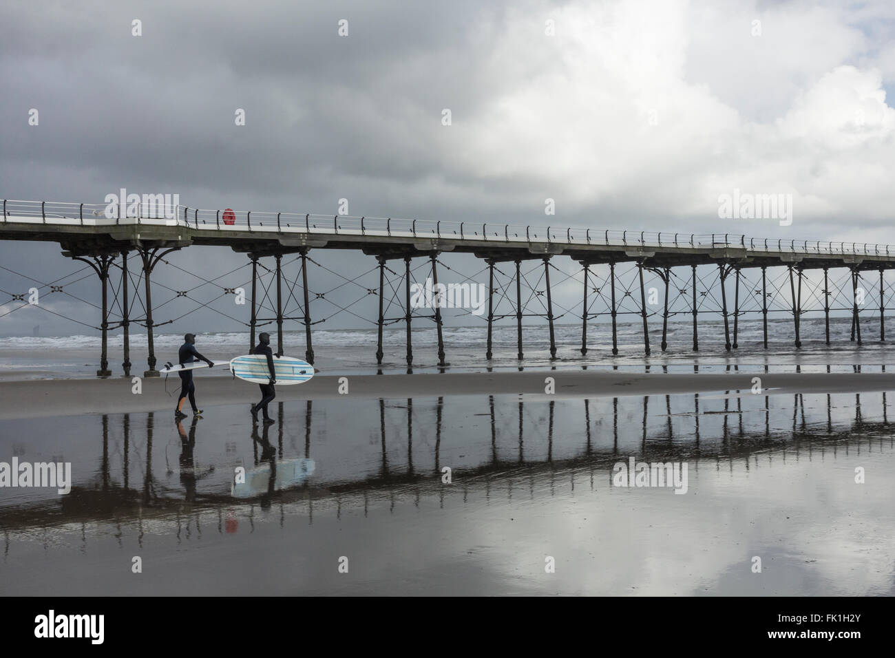 Surfing, surfers at Saltburn by the sea, North Yorkshire, England. UK ...
