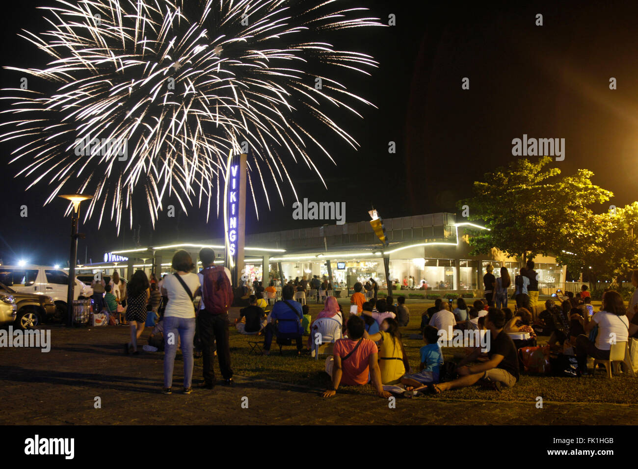 Pasay, Philippines. 05th Mar, 2016. Filipino spectators watch the ...