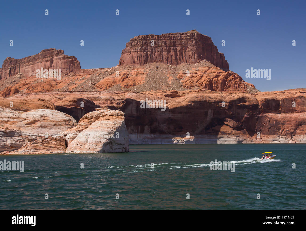 Lake powell and boat hi-res stock photography and images - Alamy