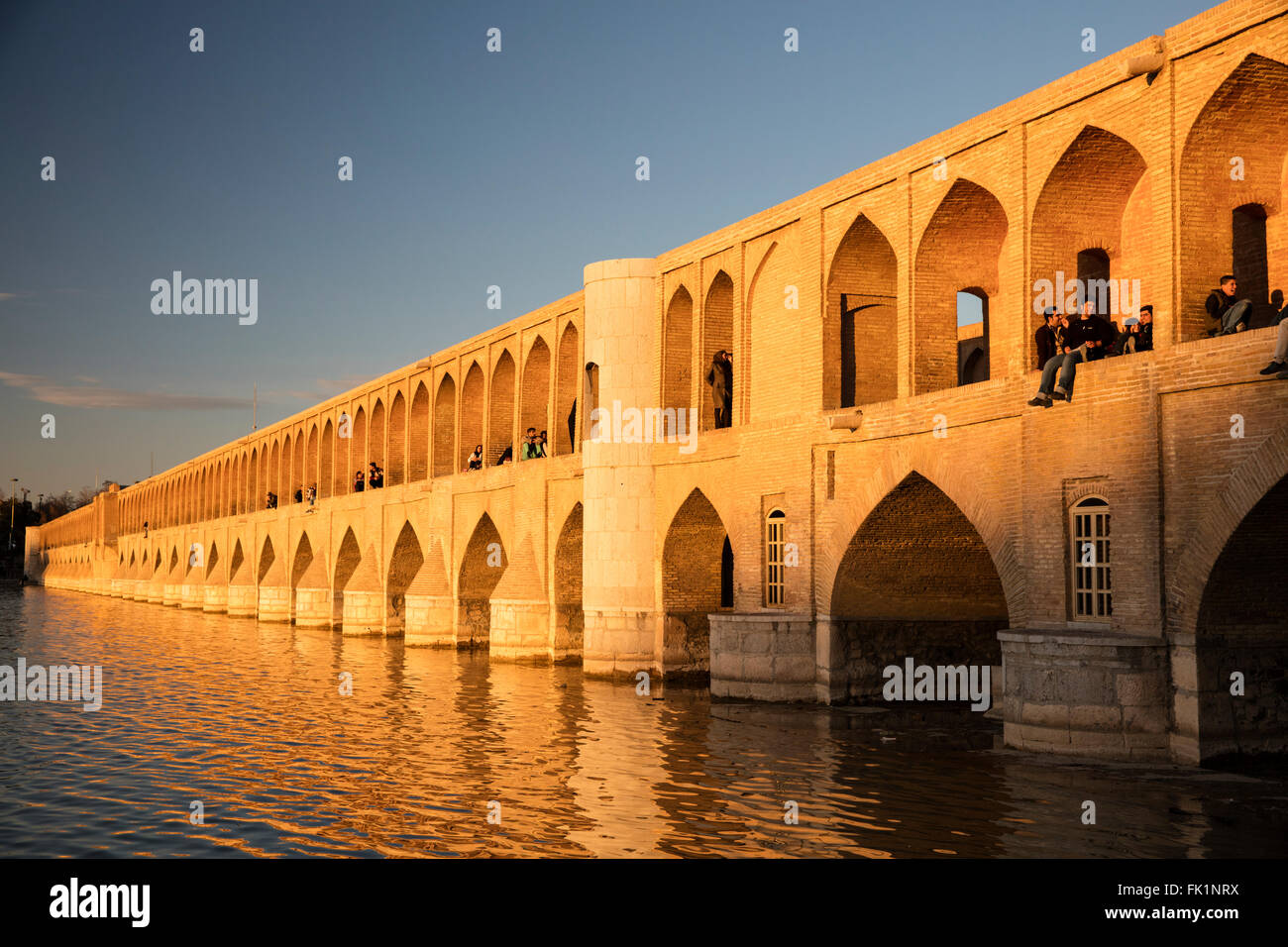View of Allahverdi Khan Bridge (Se-o-se Pol, 33 Arches Bridge) over ...