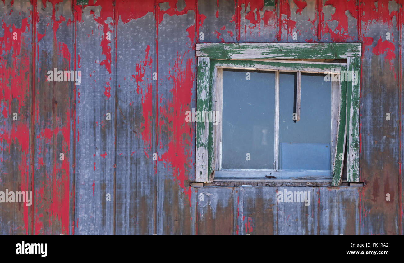 Decrepit farm house in winter Stock Photo - Alamy