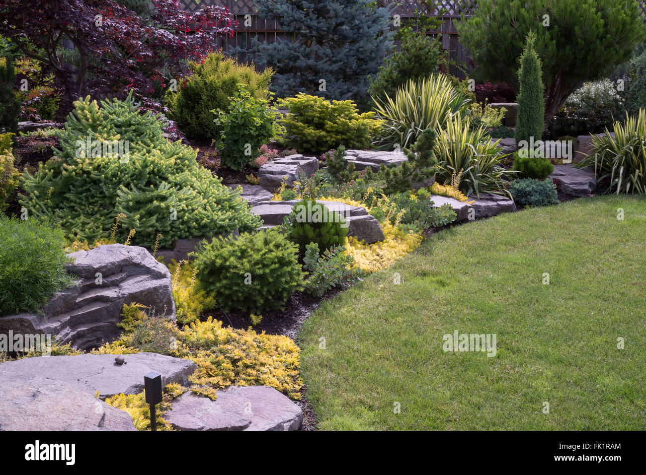 Landscaping with rocks hi-res stock photography and images - Alamy
